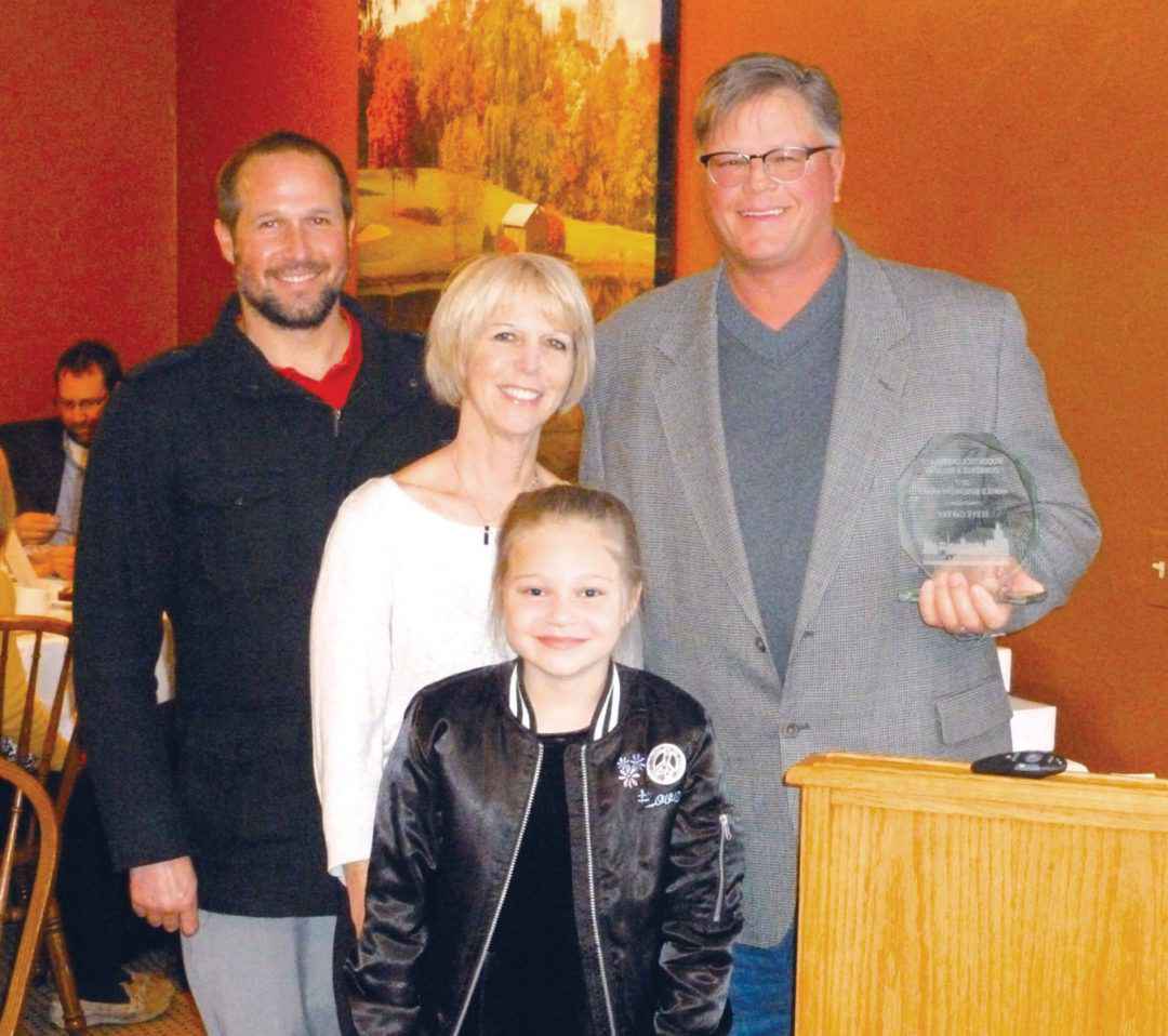 Chamber Presents Gavers With Top Award - The Woodstock Independent