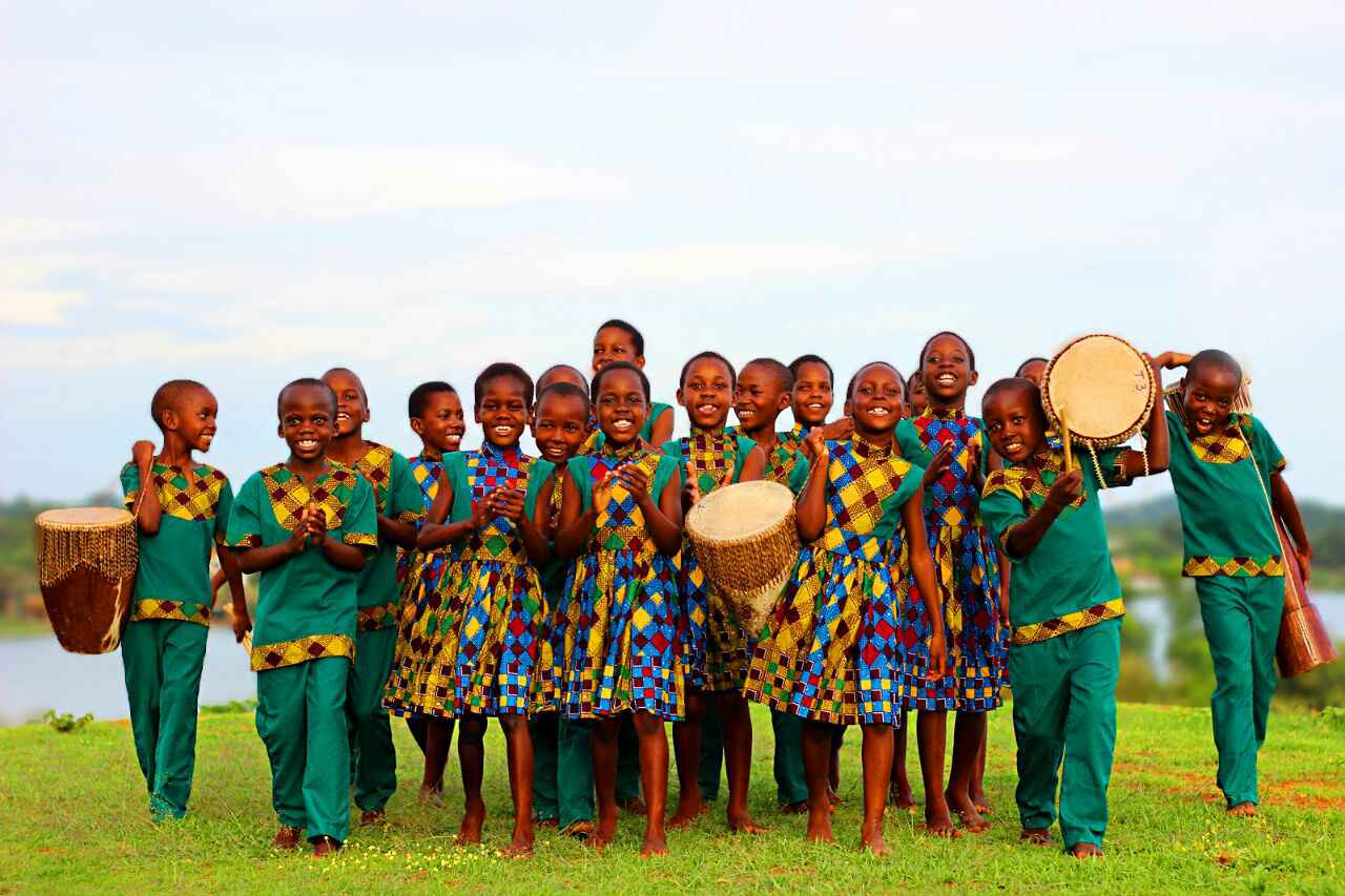 African Children's Choir Spreads Cheer, Brings Hope - The Woodstock ...