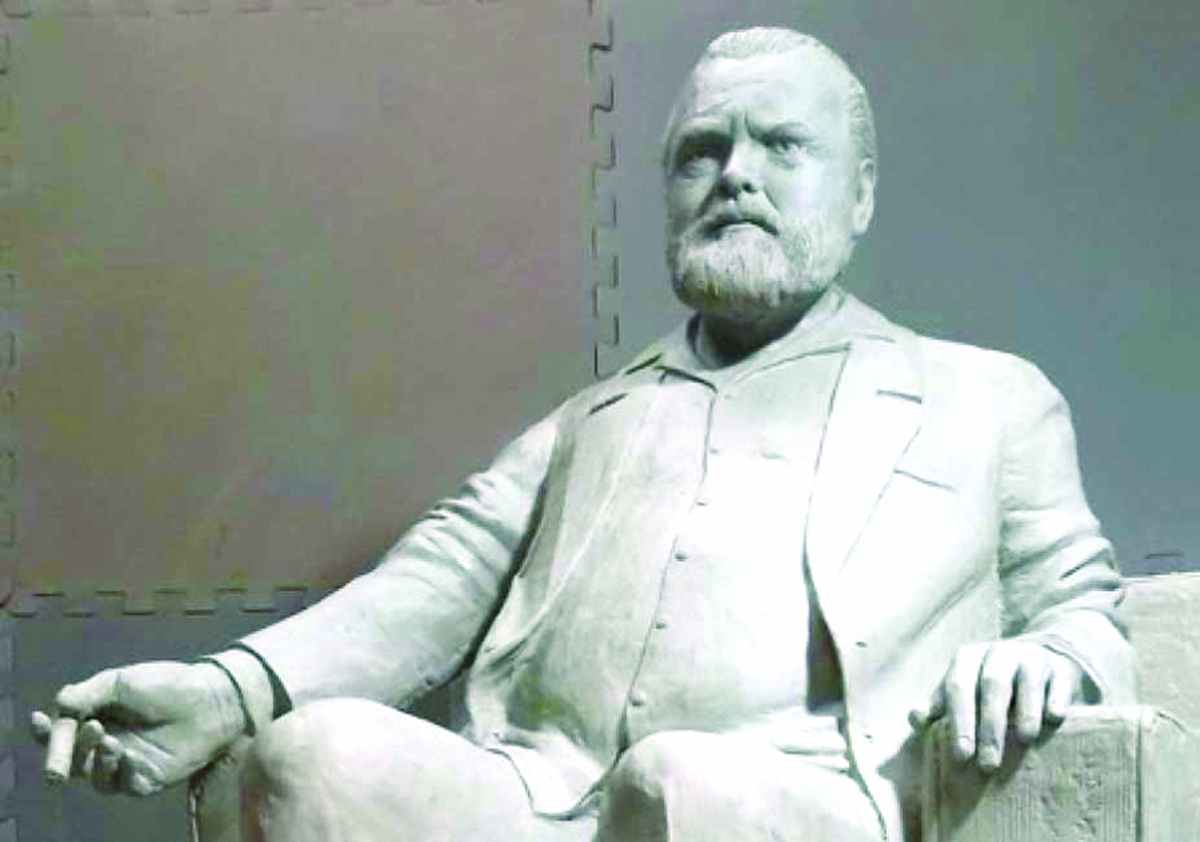 Welles sculpture dedication set - The Woodstock Independent